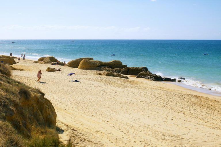 Albufeira has 18 golden beaches! - 3HB Hotels