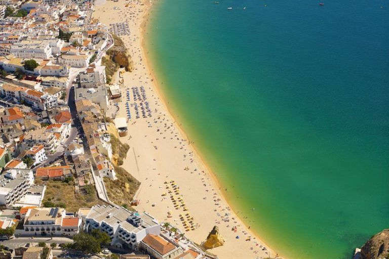 Albufeira has 18 golden beaches! - 3HB Hotels