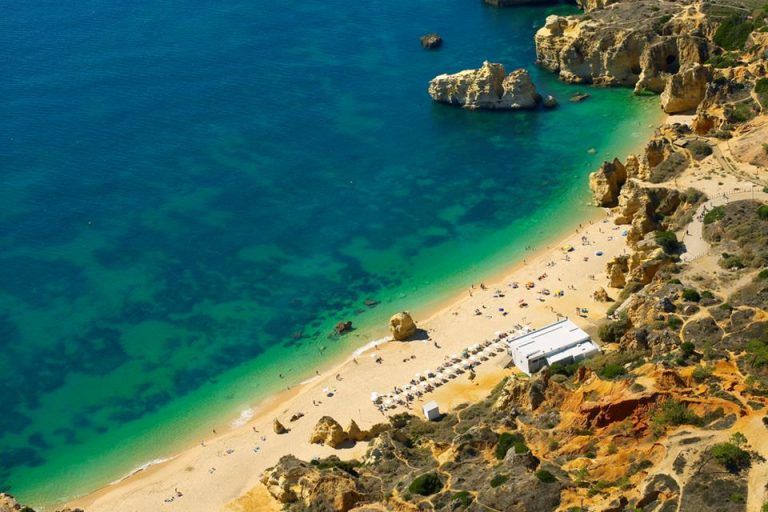 Albufeira has 18 golden beaches! - 3HB Hotels